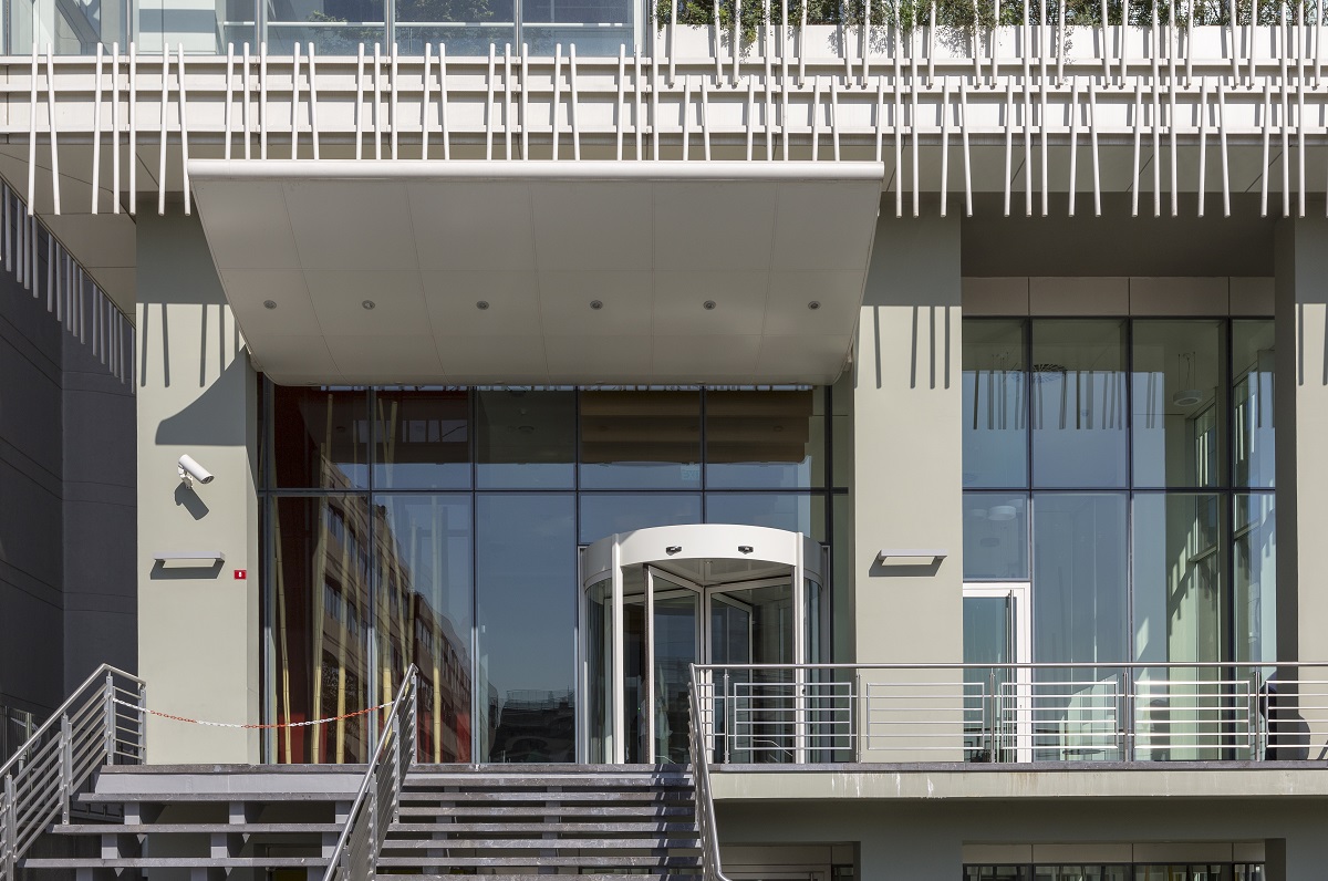 İnterax - Profesyonel Kapı Sistemleri ile Temassız Geçiş